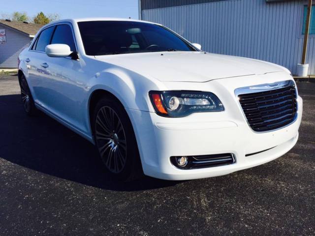 2012 CHRYSLER 300 S • • •