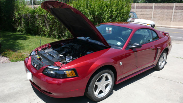 04 MUSTANG GT..ONLY 945 ORIGINAL MILES LIKE NEW.