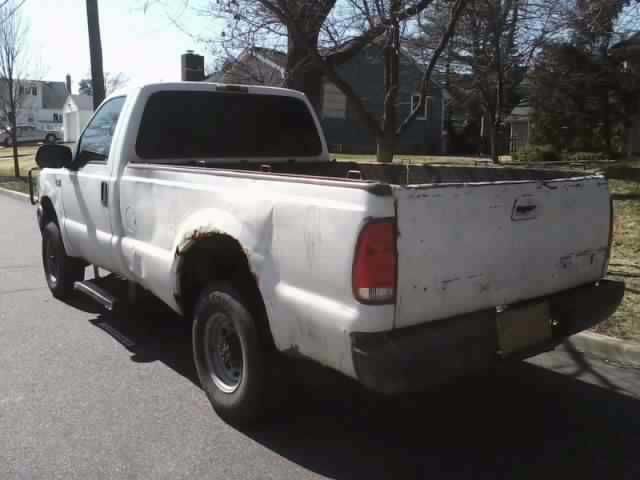 2002 Ford F-250 XLT Super Duty 4WD Pickup Truck