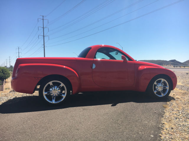 2005 Chevrolet SSR 6.0 liter LS2 super low 8400 miles
