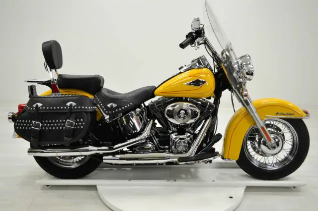 2011 Heritage Harley FLSTC FUN SUMMER COLOR !! BIKE LOOKS LIKE NEW !! 1 ...