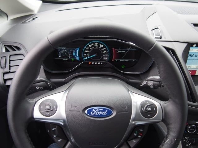 2016 SEL New 2L I4 16V Automatic N/A Hatchback