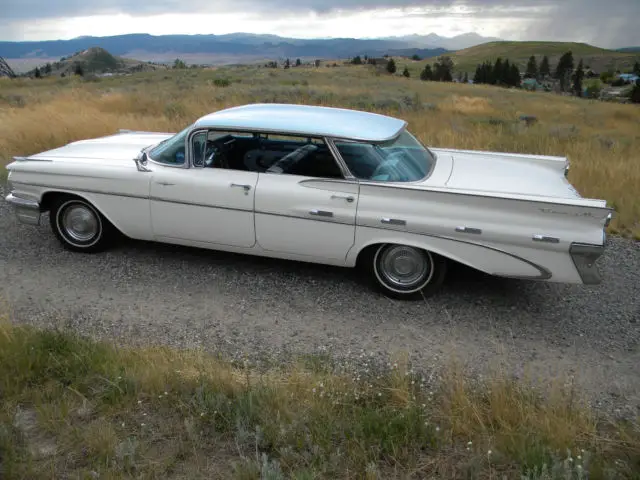 59 Pontiac Bonneville 4 door Hardtop
