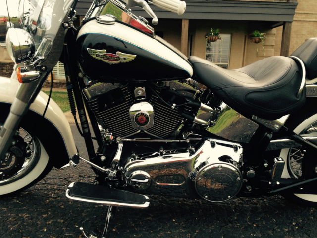 Harley Davidson Heritage Softail Deluxe-Stunning Color Combo-