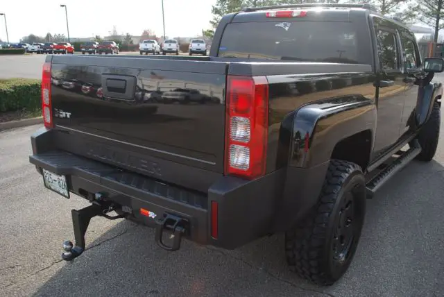 Hummer H3T Base Crew Cab Pickup 4Door