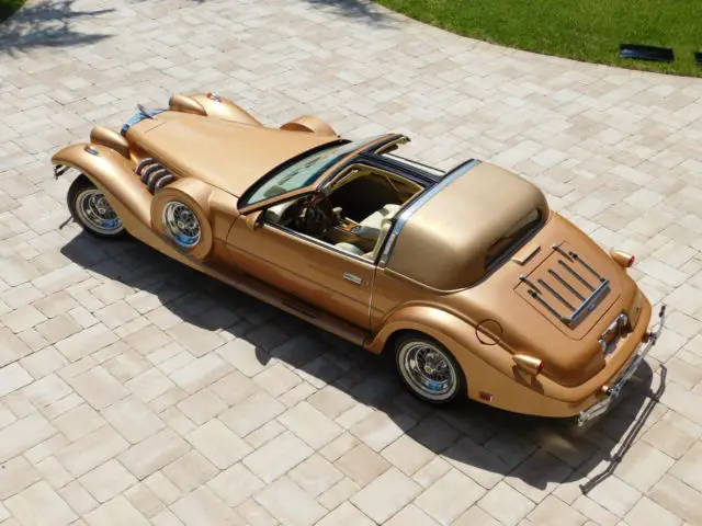 JOHNSON PHANTOM COUPE ONLY 2800 ONE OWNER MILES LOADED UP T-TOPS FIREBIRD