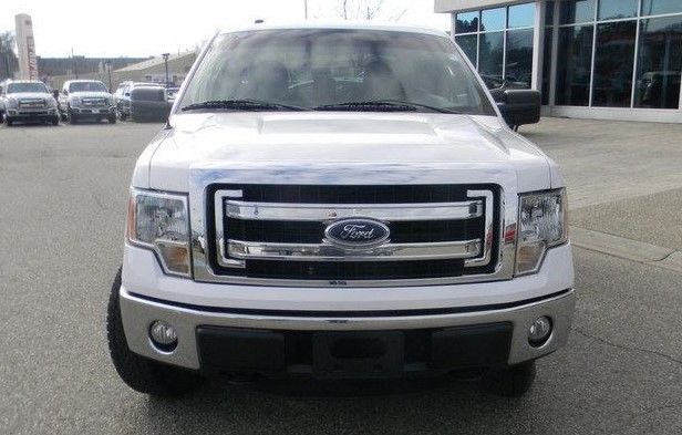 Low Miles! Ford F-150 XLT 5.0 V8