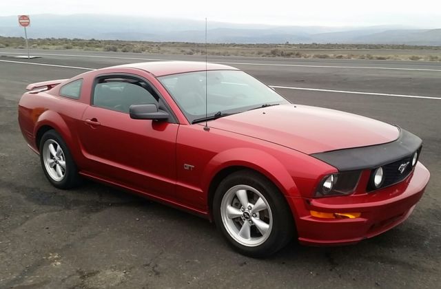 Mustang GT V8 5-Speed